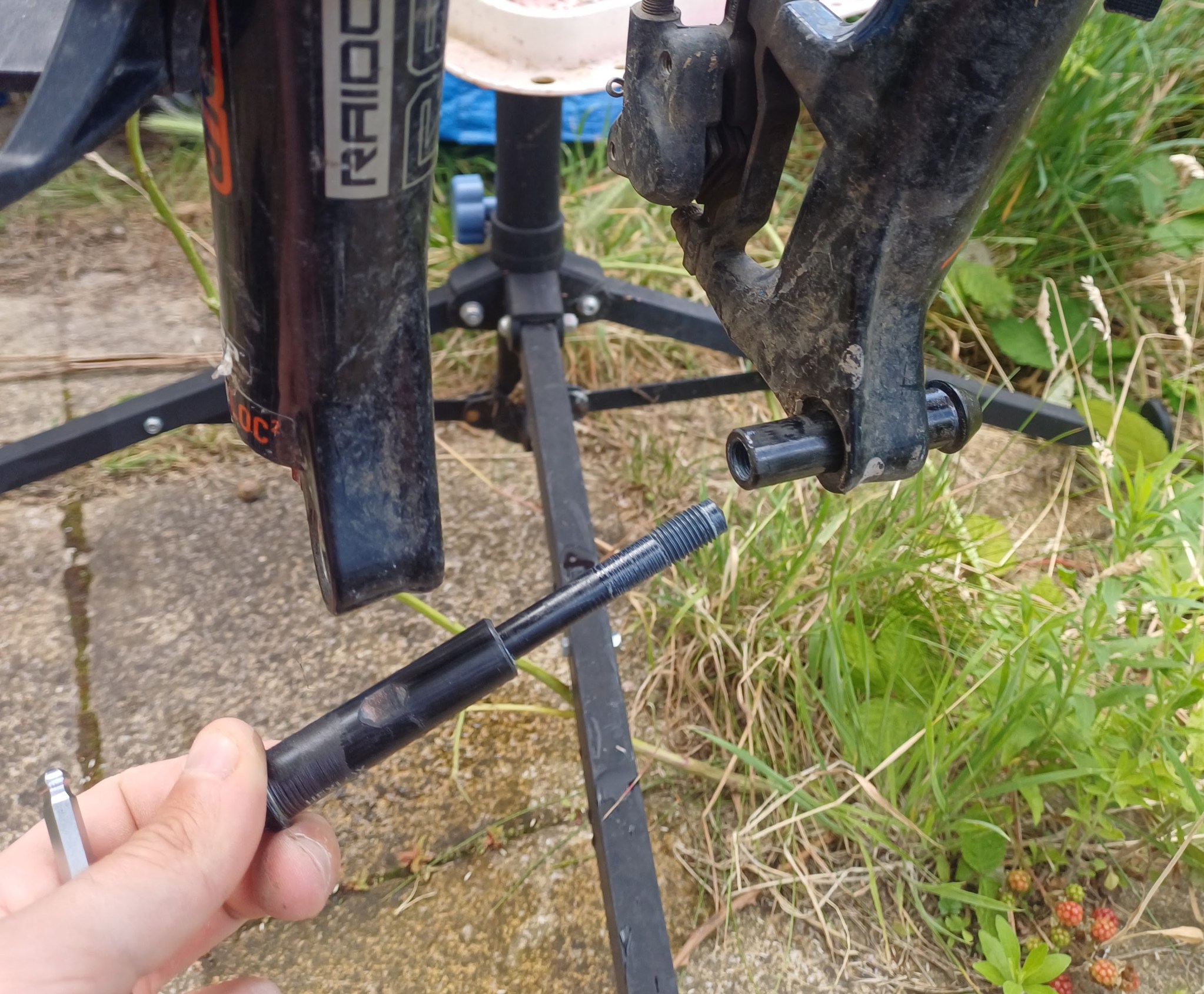 A permament fix for stuck/broken Suntour Q-Loc suspension fork thru ...